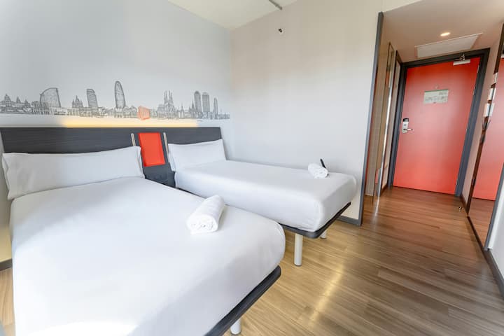 Accessible Twin, Easy Access To City Centre - Barcelona