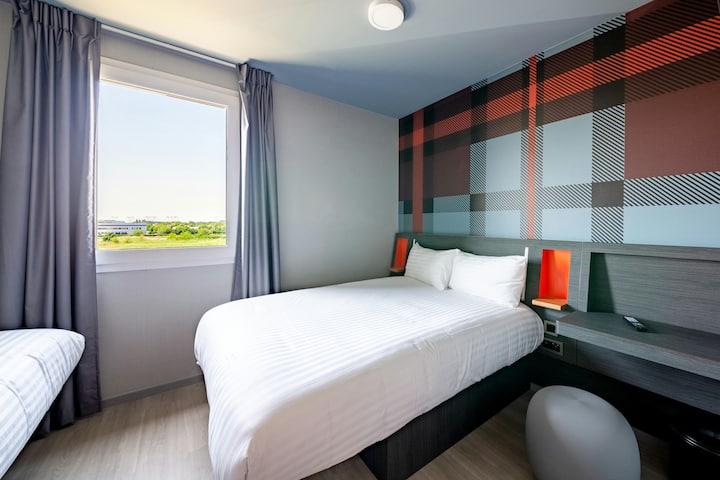Great Value Quadruple Room Near Cdg Airport - Roissy-en-France