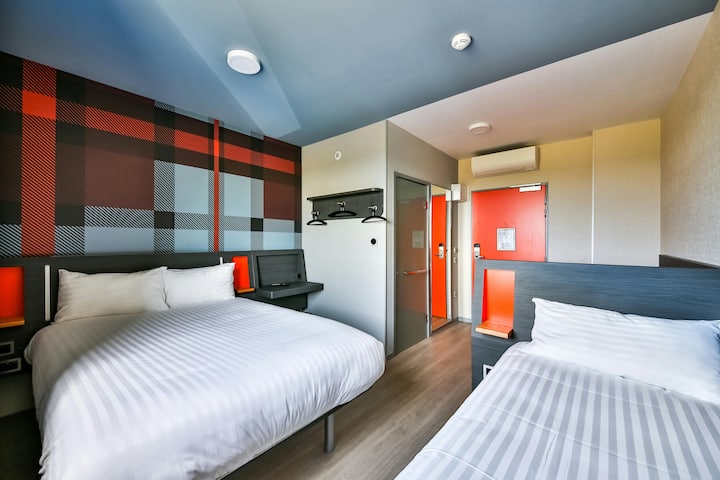 Great Value Quadruple Room Near Cdg Airport - Villepinte