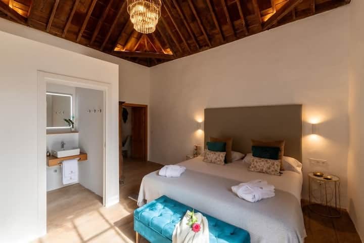 El Risco De Tigaiga. La Casa De La Camelia - La Laguna