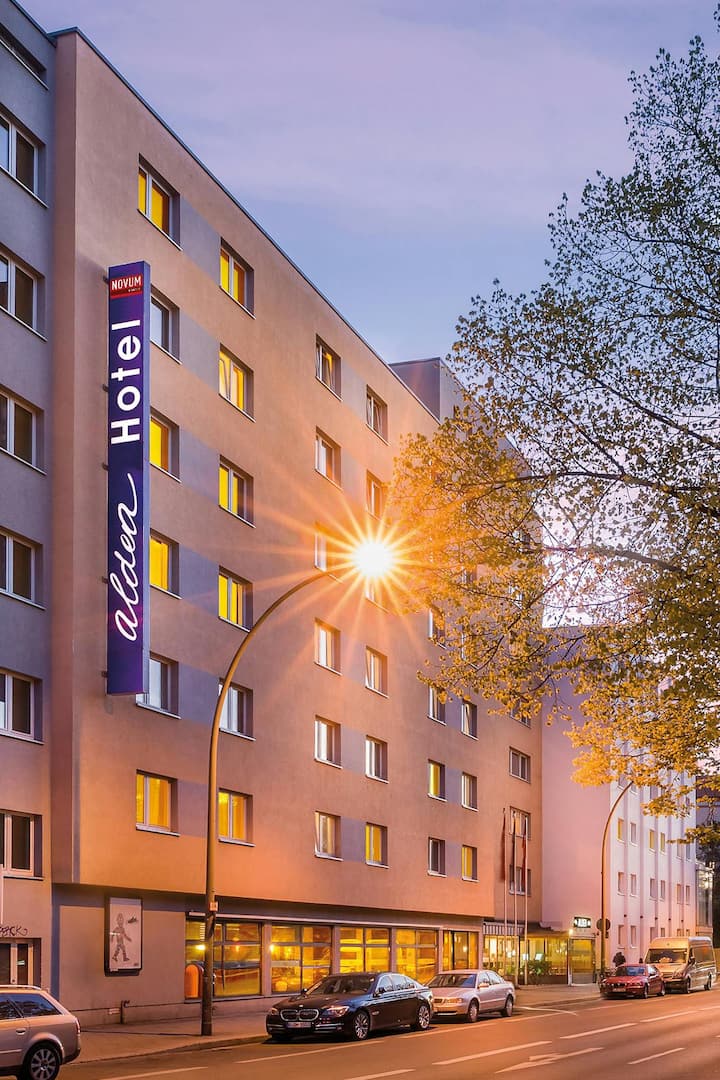 Ideal For Shopping Fans And Foodies - Berlin
