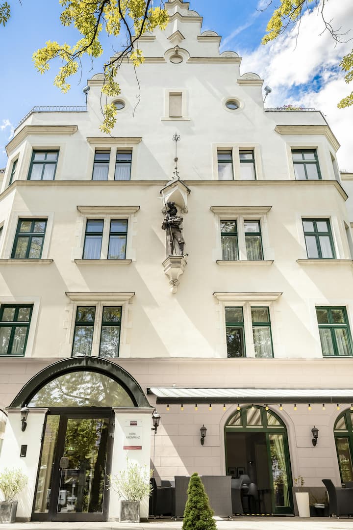 Cosy Winter Garden And Classic Style - Berlin