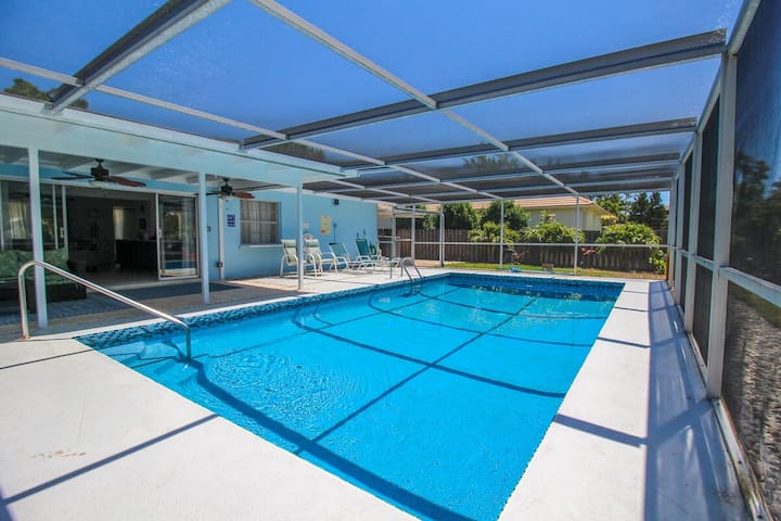 3/2 Pool Home Near Siesta Key - Turtle House - Sarasota, FL