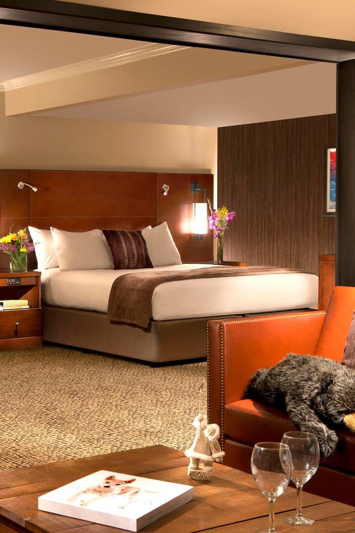 Free Airport Shuttle & Private Floatplane Dock - Anchorage, AK