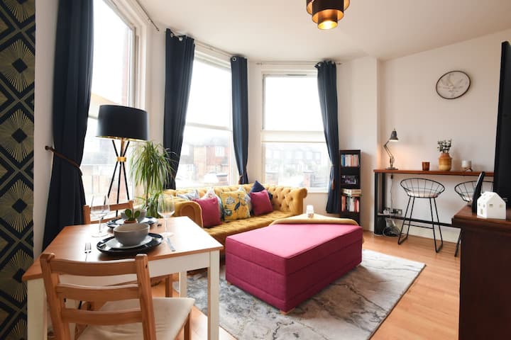Spencer's Nook | Cosy Southsea Flat | Free Parking - Portsmouth