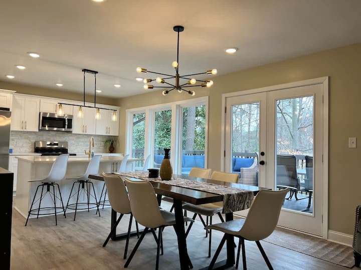Hideaway On The Hill: 4br + 4ba + 4 Outdoor Spaces - Buckhead