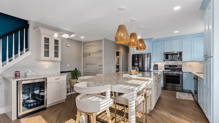 Gorgeous 4 Br Townhouse Only Steps Away From Beach - Wildwood, NJ