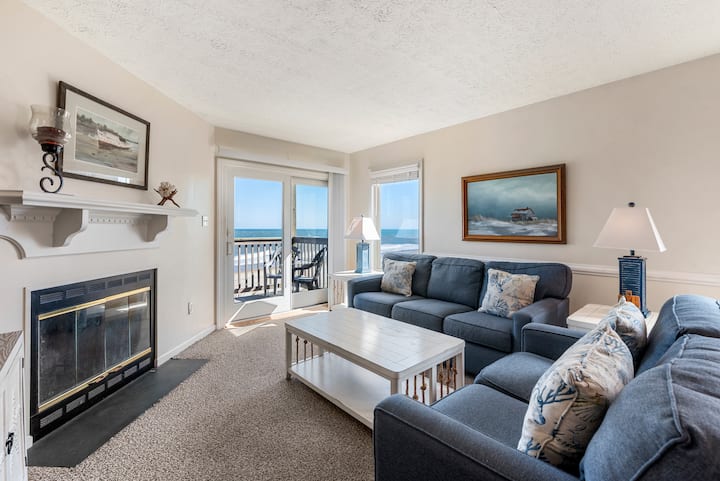Golden Strand Unit J2: Oceanfront | Shared Pool - Kill Devil Hills, NC