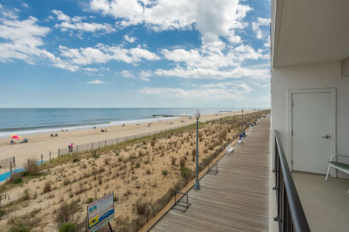202oceanfront Condo Sleeps 6 Parking Clean - Rehoboth Beach, DE