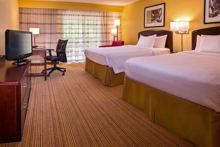 Close To North Carolina Central University! Pool! - Durham, NC