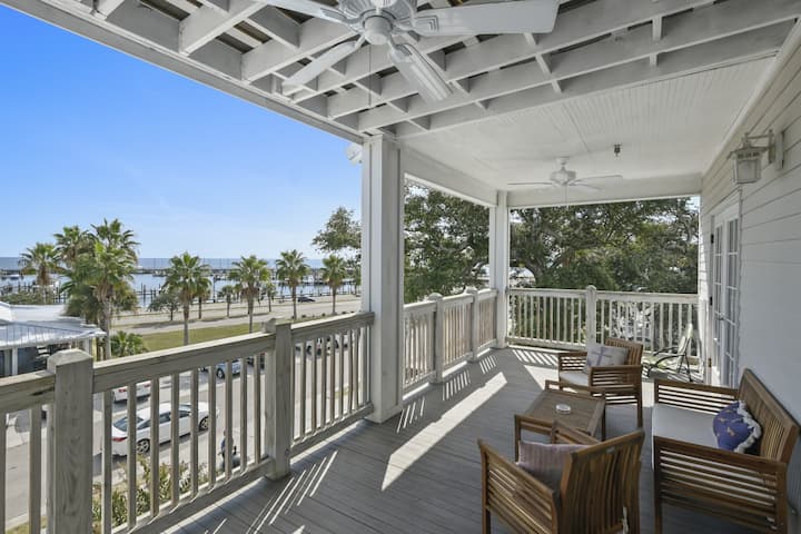 Beautiful Suites Overlooking Pass Christian Harbor - Pass Christian, MS