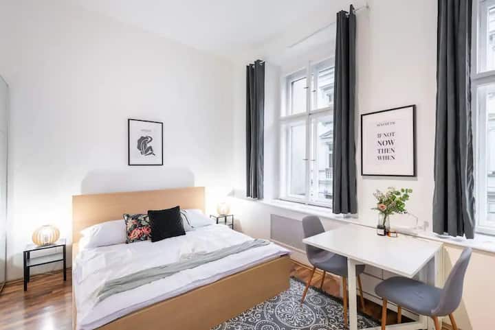 Friendly Studio For Two, Old Town - Prága
