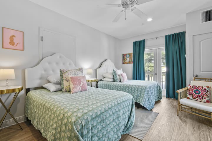 Beautiful Room With 2 Full Beds - Pass Christian, MS