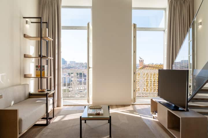 Hostwise - Chic Palace Duplex W/ Balcony - Vila Nova de Gaia