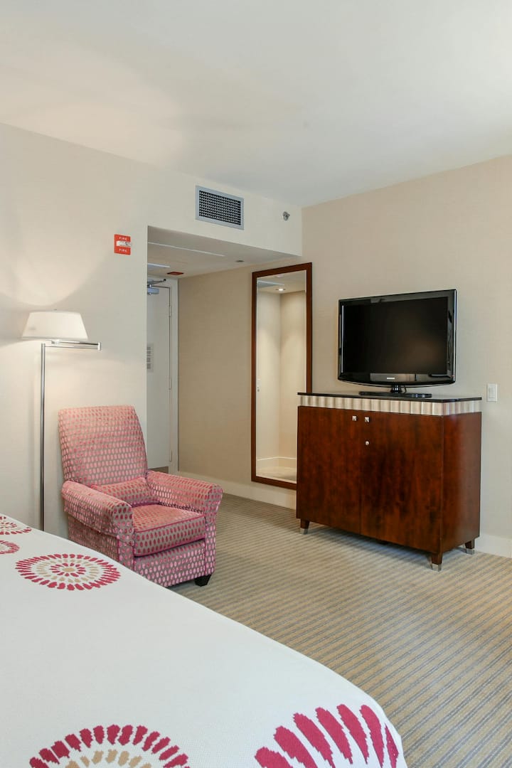 2 Doubles And Accessibility Features - Chicago, IL