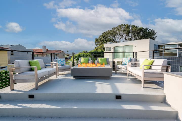 Ocean View Rooftop Deck + Walk To Beach + Spacious - Encinitas, CA