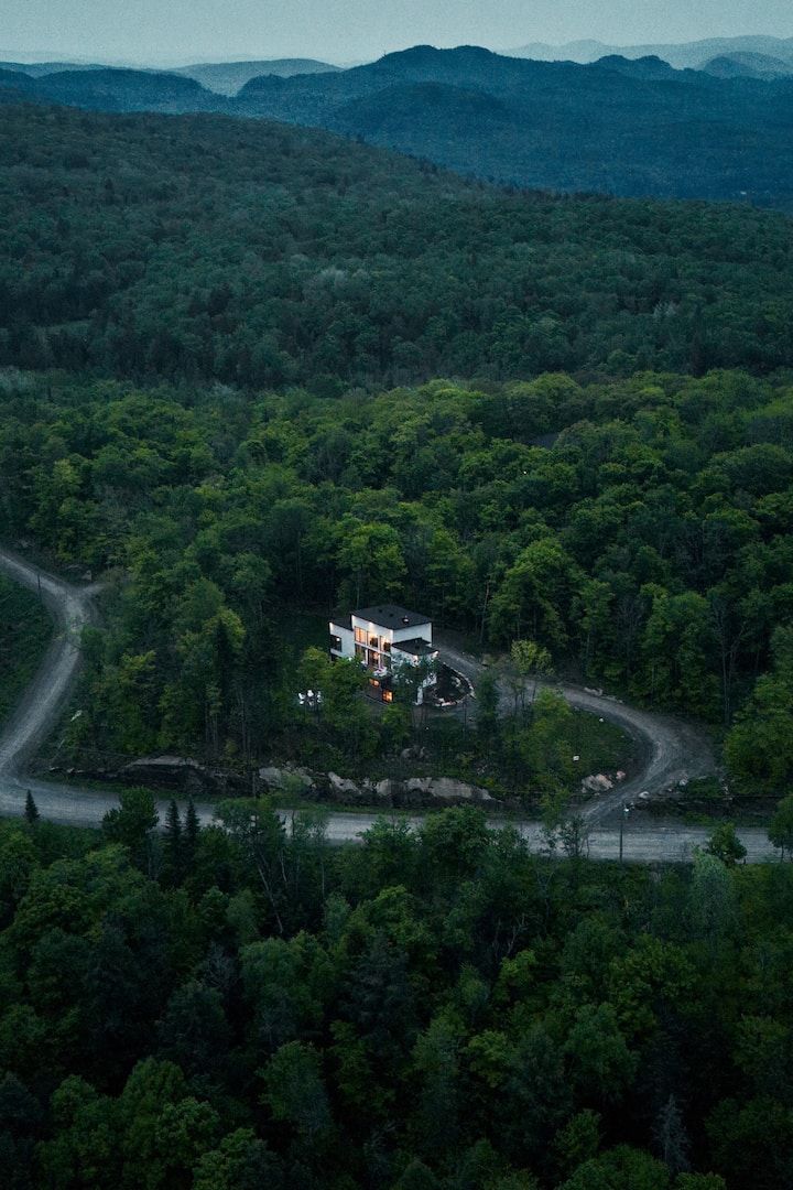 Chalet Peak: Sauna/hot Tub/fireplace/yoga Area - Mont-Tremblant