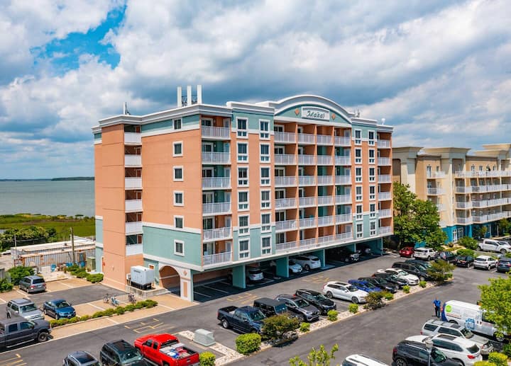 Makai Sunset Cove All-season Indoor Pool - Ocean City, MD