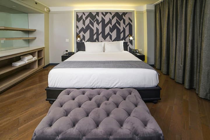 The Tillary - Luxury King Room In Brooklyn - Brooklyn, NY