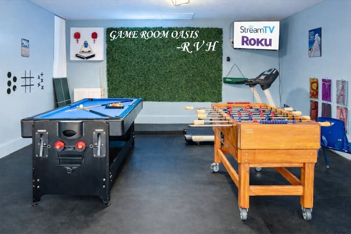 Game Room Retreat • 4br & 2 King Beds W/ Field - Lancaster, TX