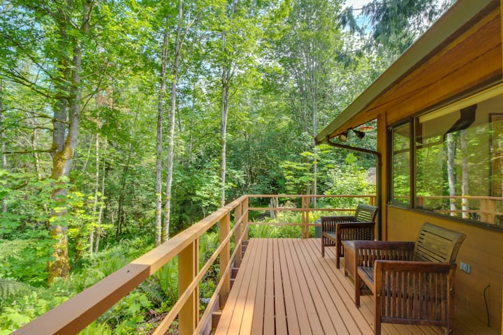 Stylish 3br | Fireplace | Deck | Washer/dryer - Olympic National Park, Port Angeles