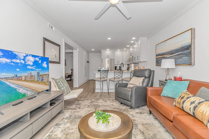 Renovated 2 Br Condo With Ocean Views- A-305 - Myrtle Beach, SC