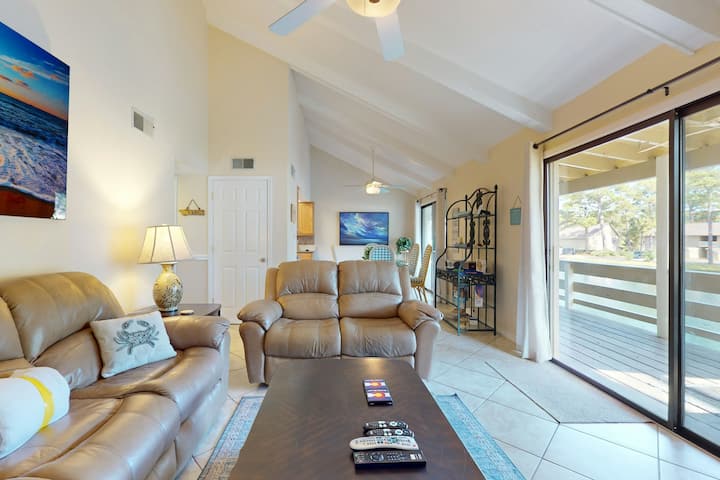 2br Lakefront With Pool, Golf, Gym, & Balcony - Miramar Beach, FL