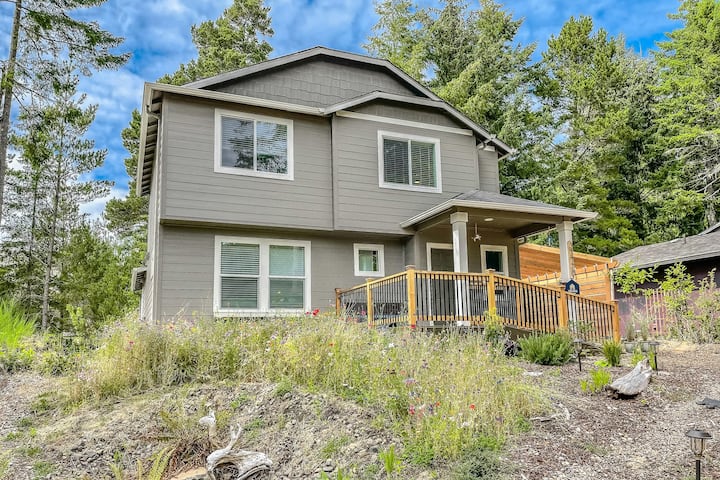3br | Hot Tub | Fireplace | Deck | W/d - Manzanita, OR