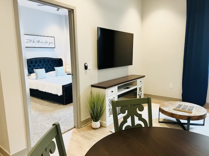 Downtown Lex Full Friends Condo - Lexington, KY