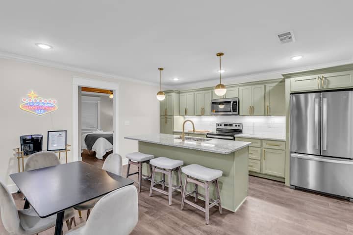 Ollie's Doghouse By Onehometown Getaways - Starkville, MS