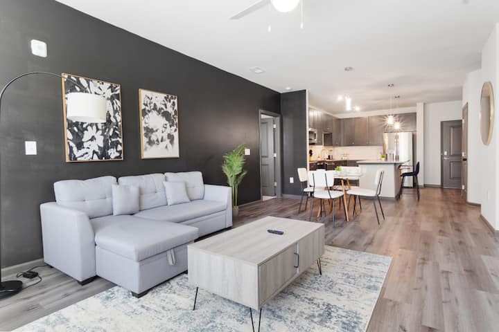 Luxe King 2br Suite—in North Raleigh! - Falls Lake State Recreation Area, Wake Forest