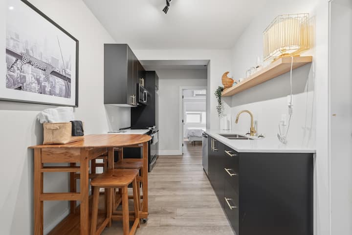 Modern One Bedroom Suite - Halifax
