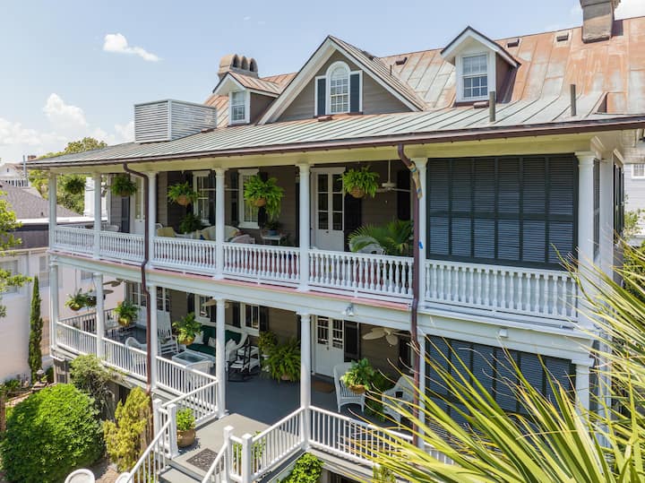True Southern Historic Charm Home By The Battery - Charleston, SC