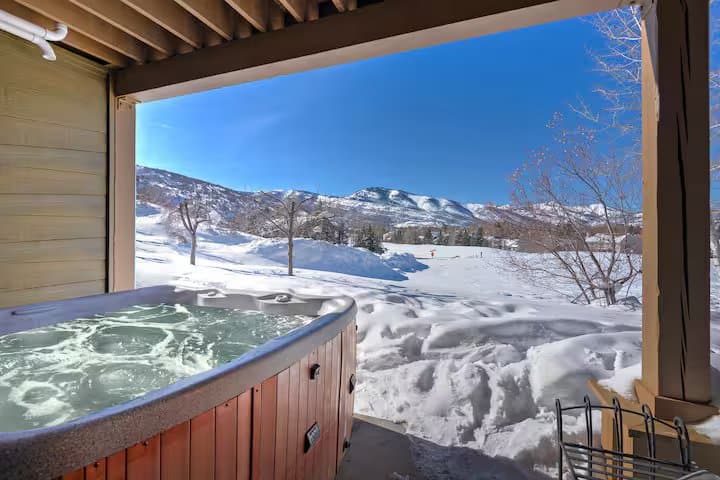 Mountain Views, Hot Tub & 2 Fireplaces - Park City, UT