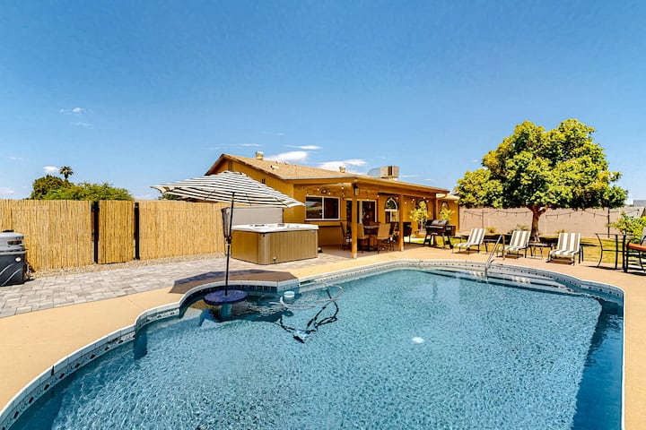 3br Dog-friendly Home With Private Pool & Hot Tub - Chandler, AZ