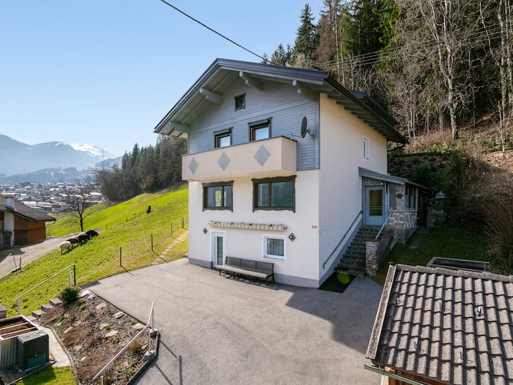 Belle Maison De Vacances Près Du Domaine Skiable - Zillertal, Ravina, Austria