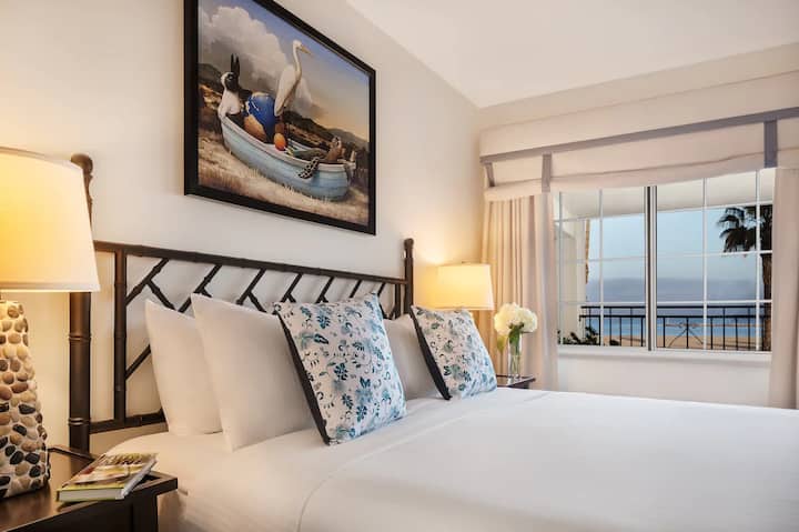 Hacienda-style Stay W/ Pool & Pet-friendly - Santa Barbara, CA