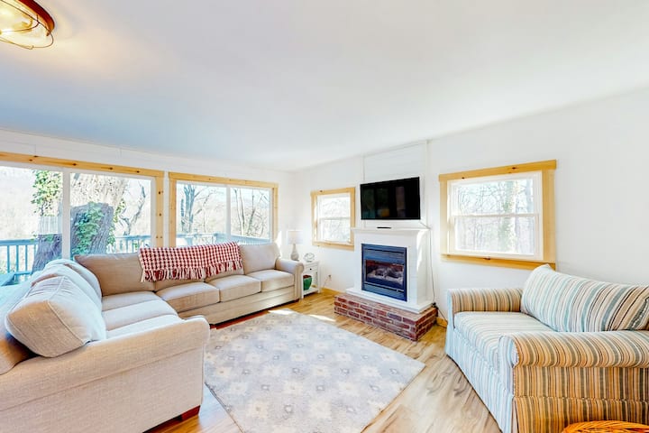 3br Lake View Abode With Large Deck & Ac - Lake Lure, NC