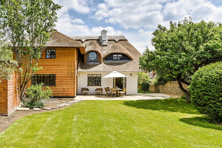 Farthings - Large Cottage With Pool - Emsworth