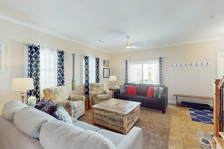 Walk To Beach 3br | Pool | Washer/dryer - Myrtle Beach