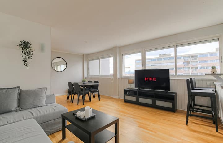 Lumineux Et Calme Avec Parking Gratuit - Villeurbanne