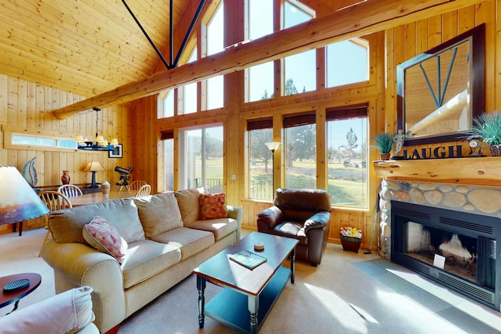 3br Golf Course-view Chalet With Pools, Gym, Sauna - Redmond, OR