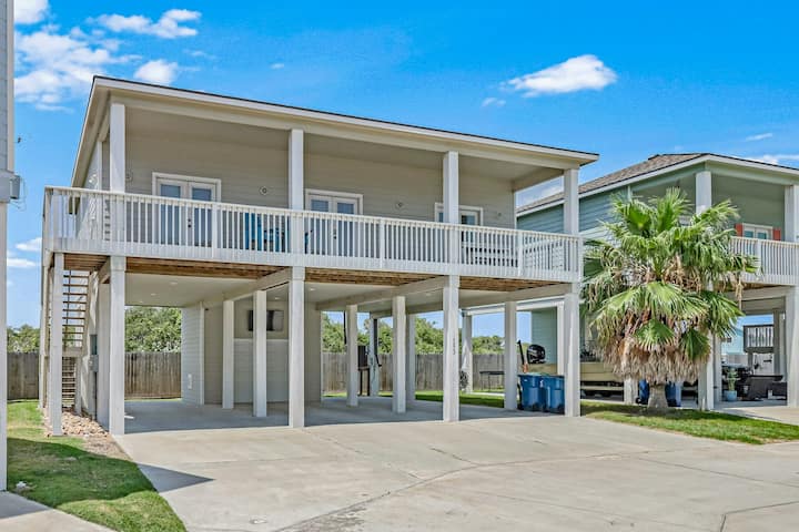 Nautical 3br Home With Pool Access & W/d - Rockport, TX