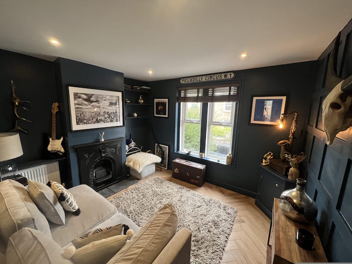 Petfriendly- Sleeps 6- Privategarden- Freeparking - Guildford