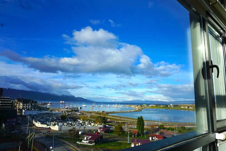Amanecer De La Bahía - Ushuaia