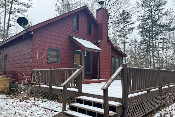 Picture-perfect 1br Lakeview | Hot Tub - Blue Ridge, GA