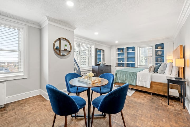 Skyline Views | Atl 19th Flr Studio - SkyView Atlanta, Atlanta