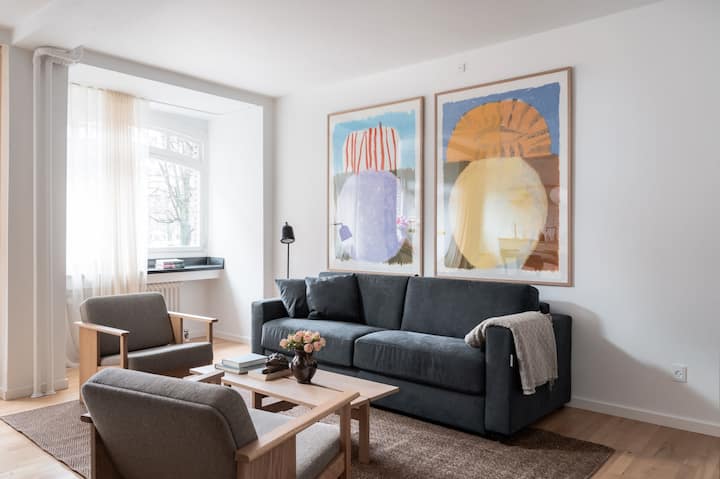 Queens Courtyard 2br Xl By Daniel&jacob's -