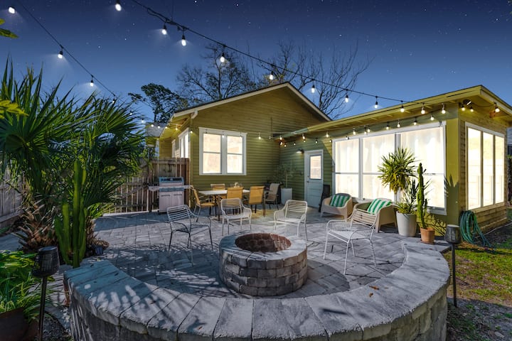 "Jacksonville Gem: Stylish Home Tropical Backyard - Jacksonville, FL
