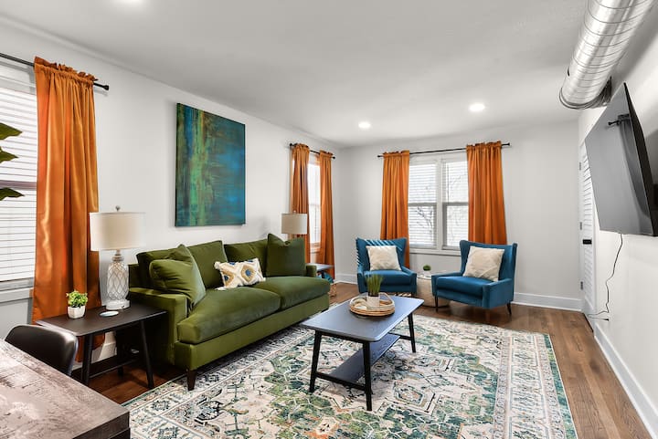Retro Glam: Colorful Mid-century Haven Apt 2 - Omaha, NE